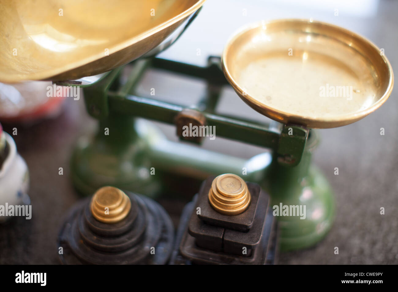 Traditional brass scales and weights Stock Photo - Alamy