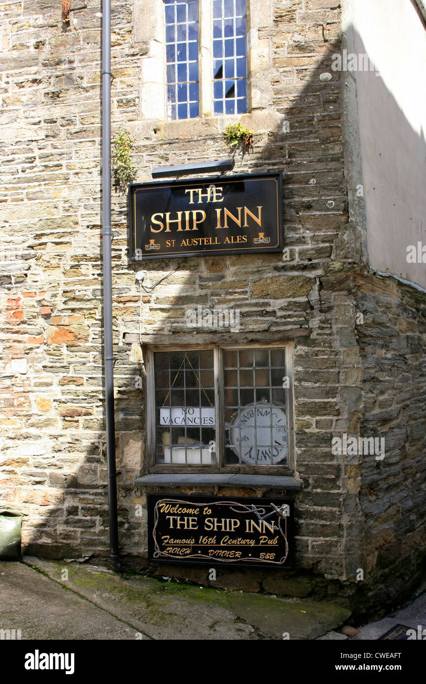 The Ship Inn Pub at Fowey Cornwall Stock Photo - Alamy