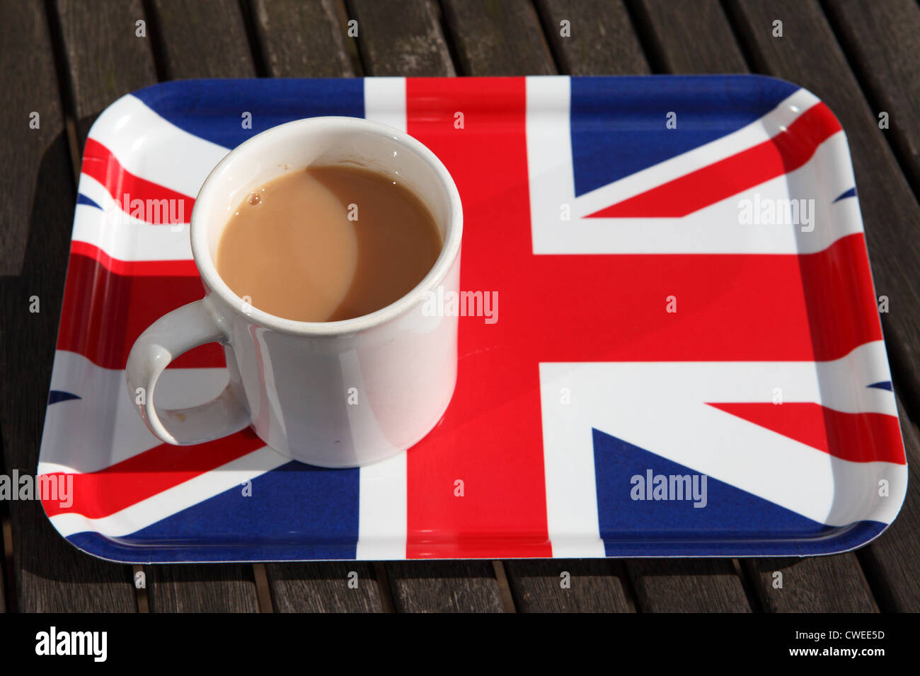 Union jack teacup hi-res stock photography and images - Alamy