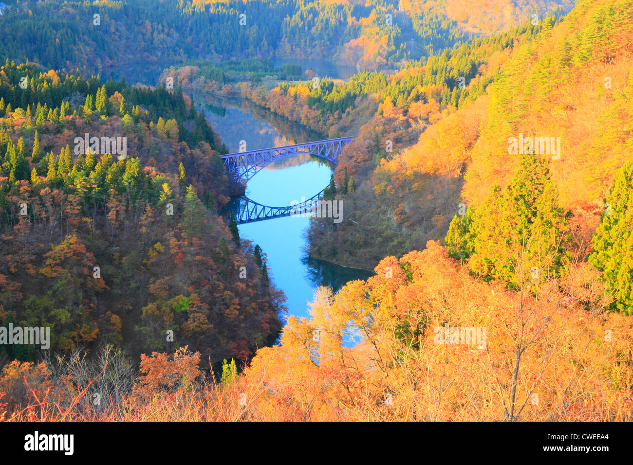 Bridge reflection in water hi-res stock photography and images - Alamy