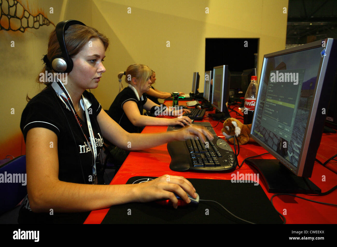 Video games trade fair gamble hi-res stock photography and images - Alamy