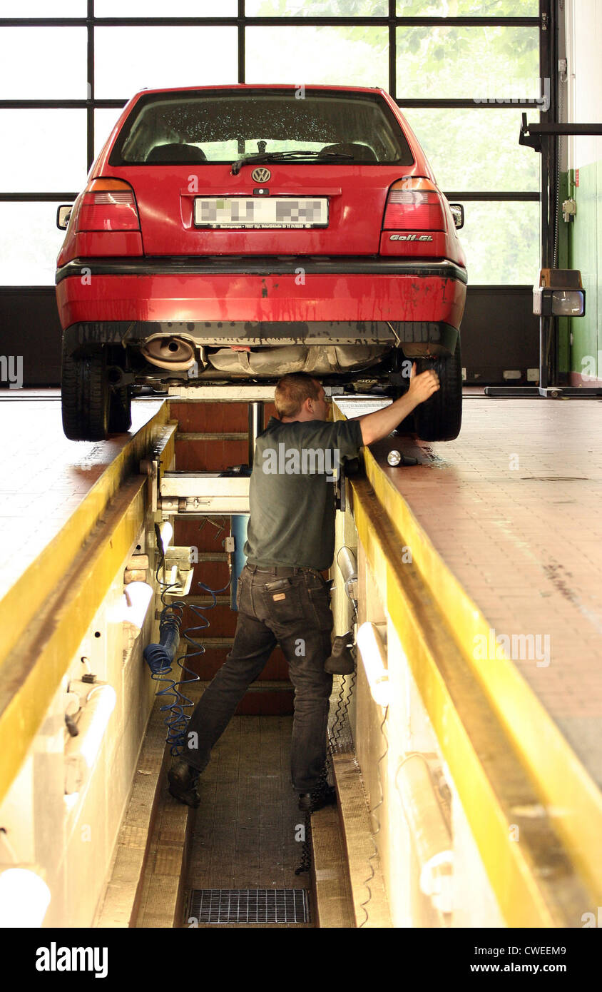 Tuv testing hi-res stock photography and images - Alamy