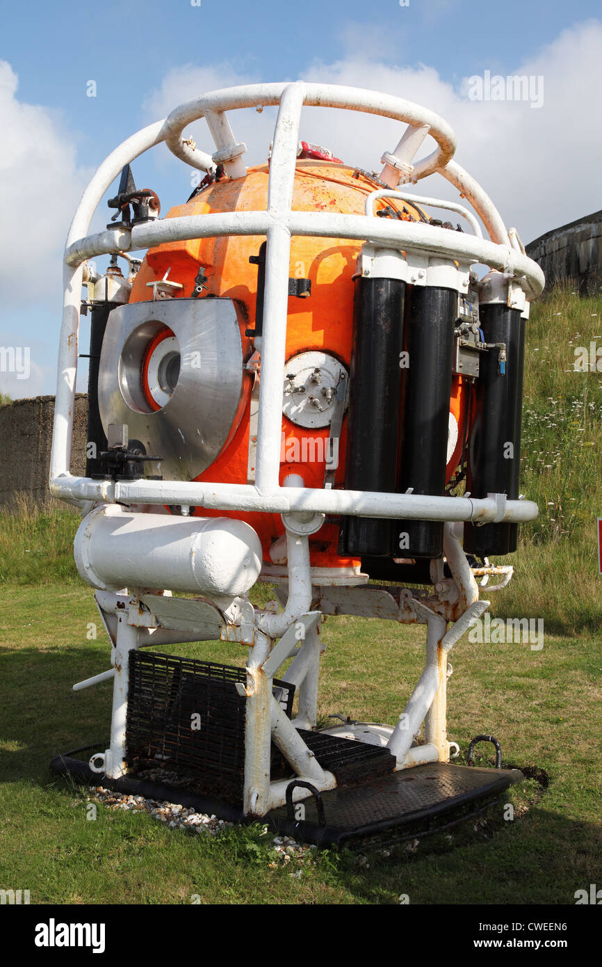 Diving bell hi-res stock photography and images - Alamy