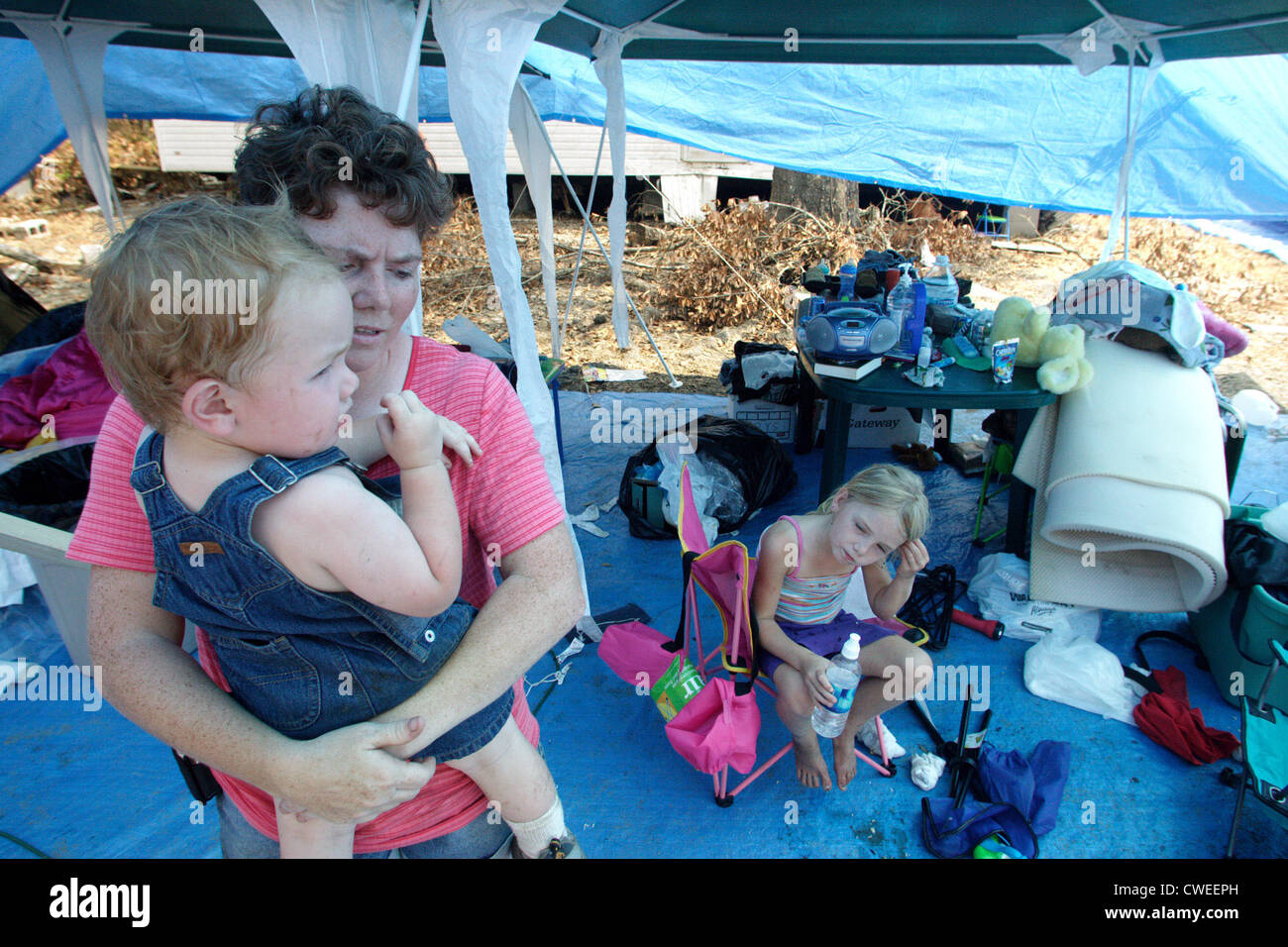 Hurricane victims shelter hi-res stock photography and images - Alamy