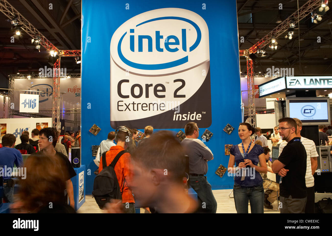 Intel booth hi-res stock photography and images - Alamy