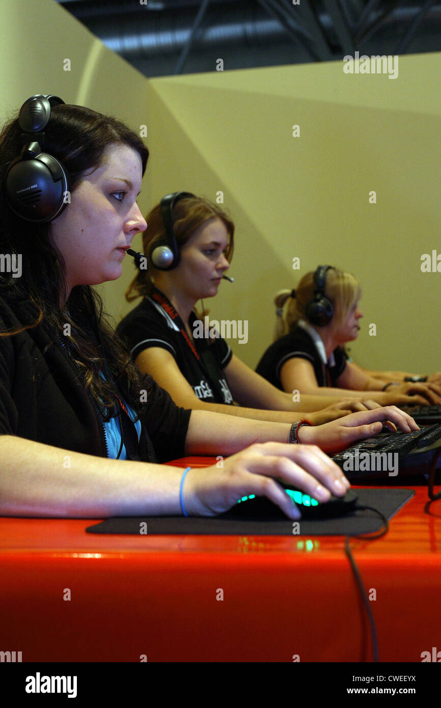 Video games trade fair gamble hi-res stock photography and images - Alamy