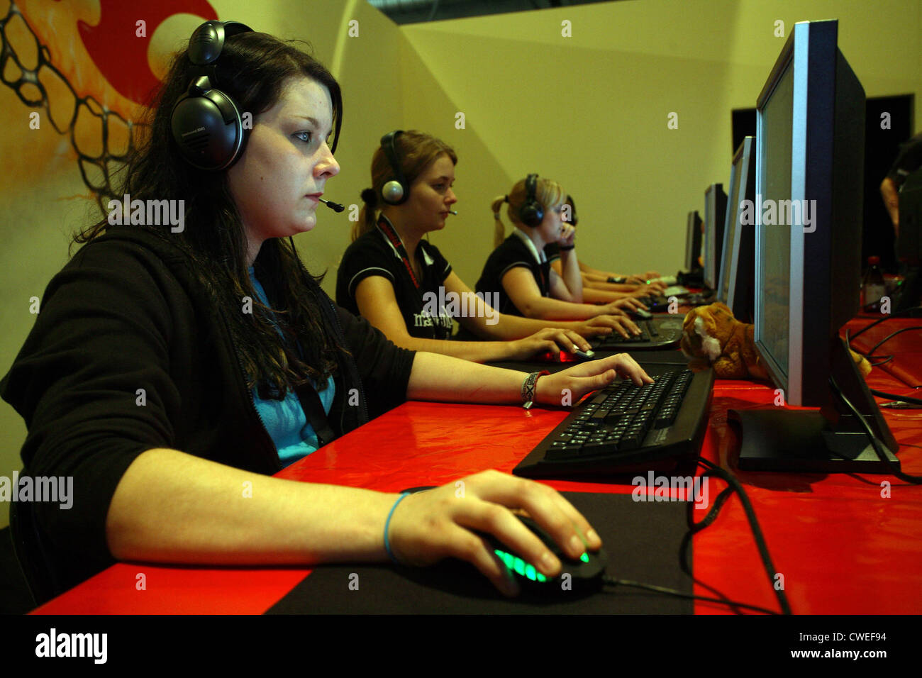 Video games trade fair gamble hi-res stock photography and images - Alamy