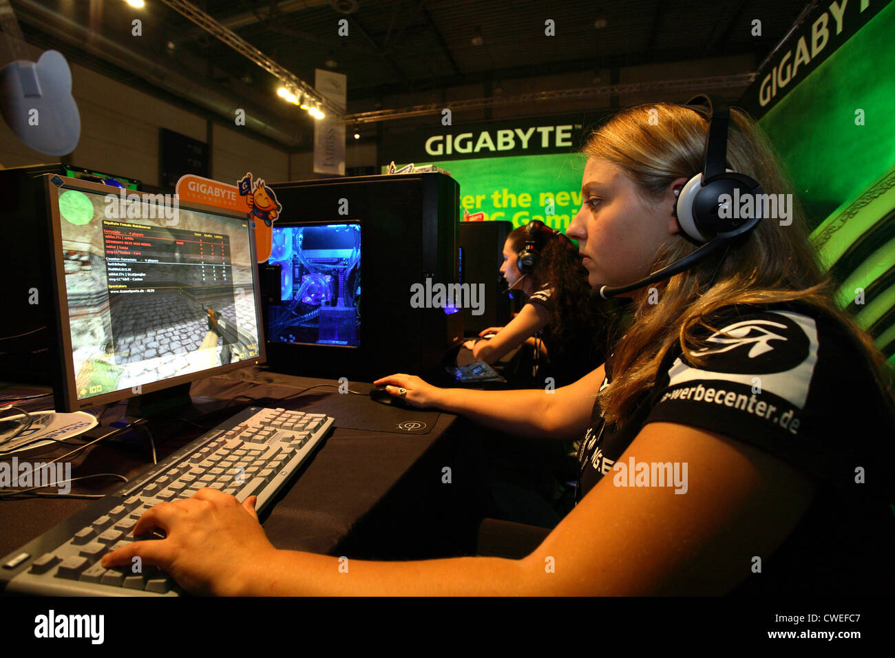 Video games trade fair gamble hi-res stock photography and images - Alamy