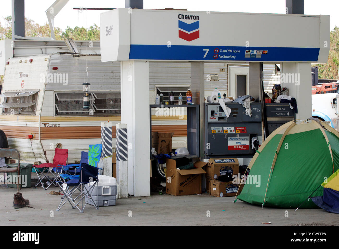 Katrina shelter hi-res stock photography and images - Alamy