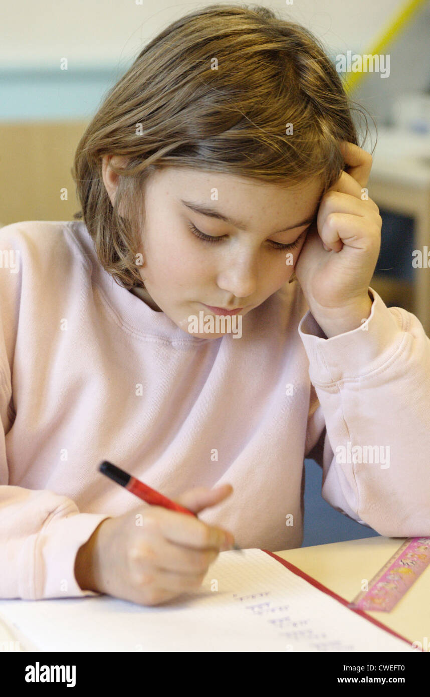 Neighborhood house hi-res stock photography and images - Alamy