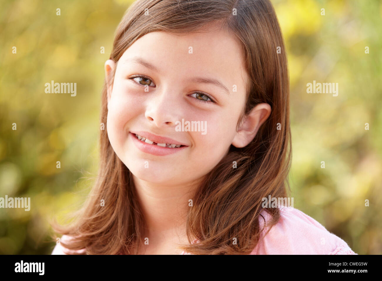 Portrait Hispanic girl outdoors Stock Photo - Alamy