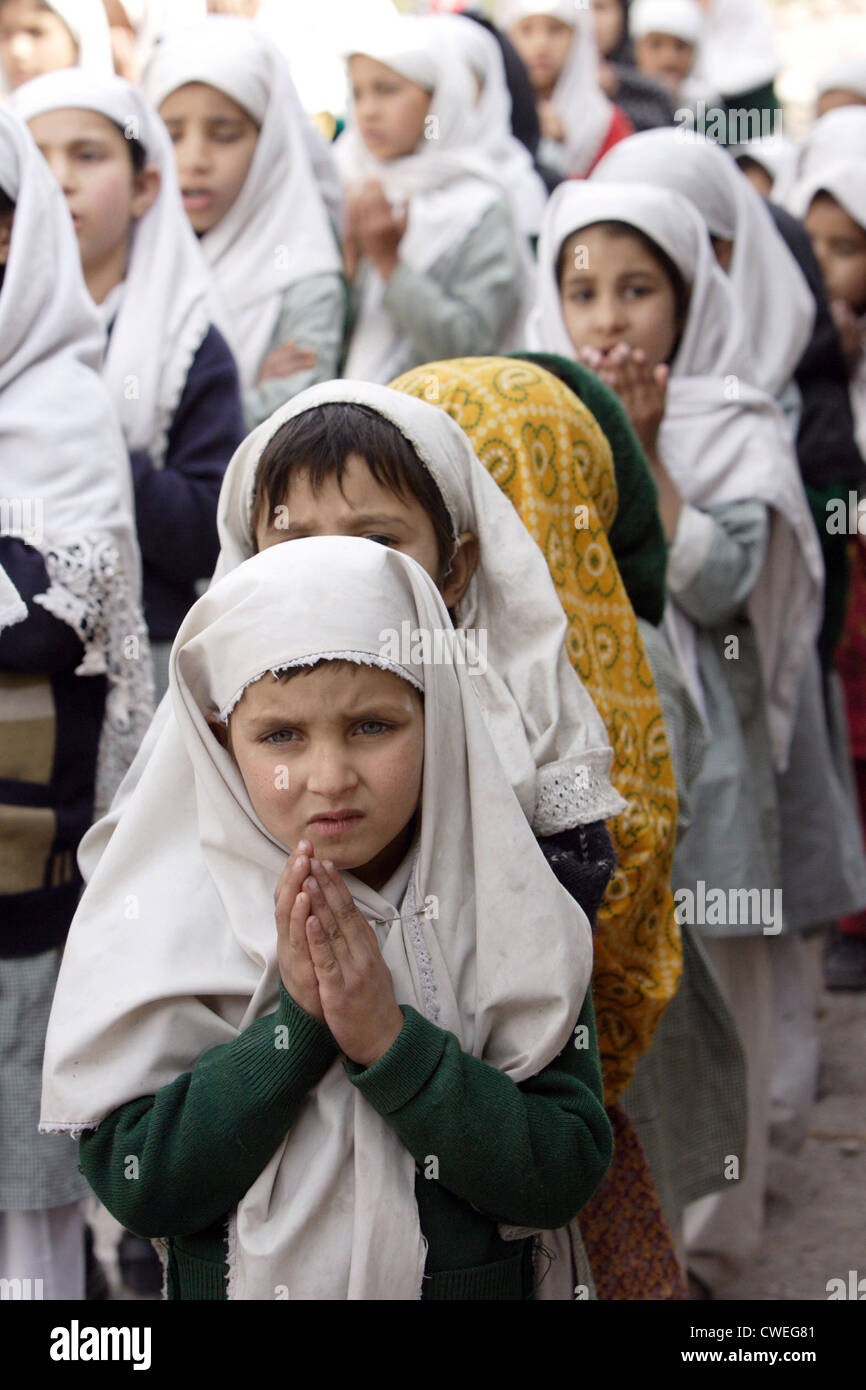 Pakistan students school class hi-res stock photography and images - Alamy