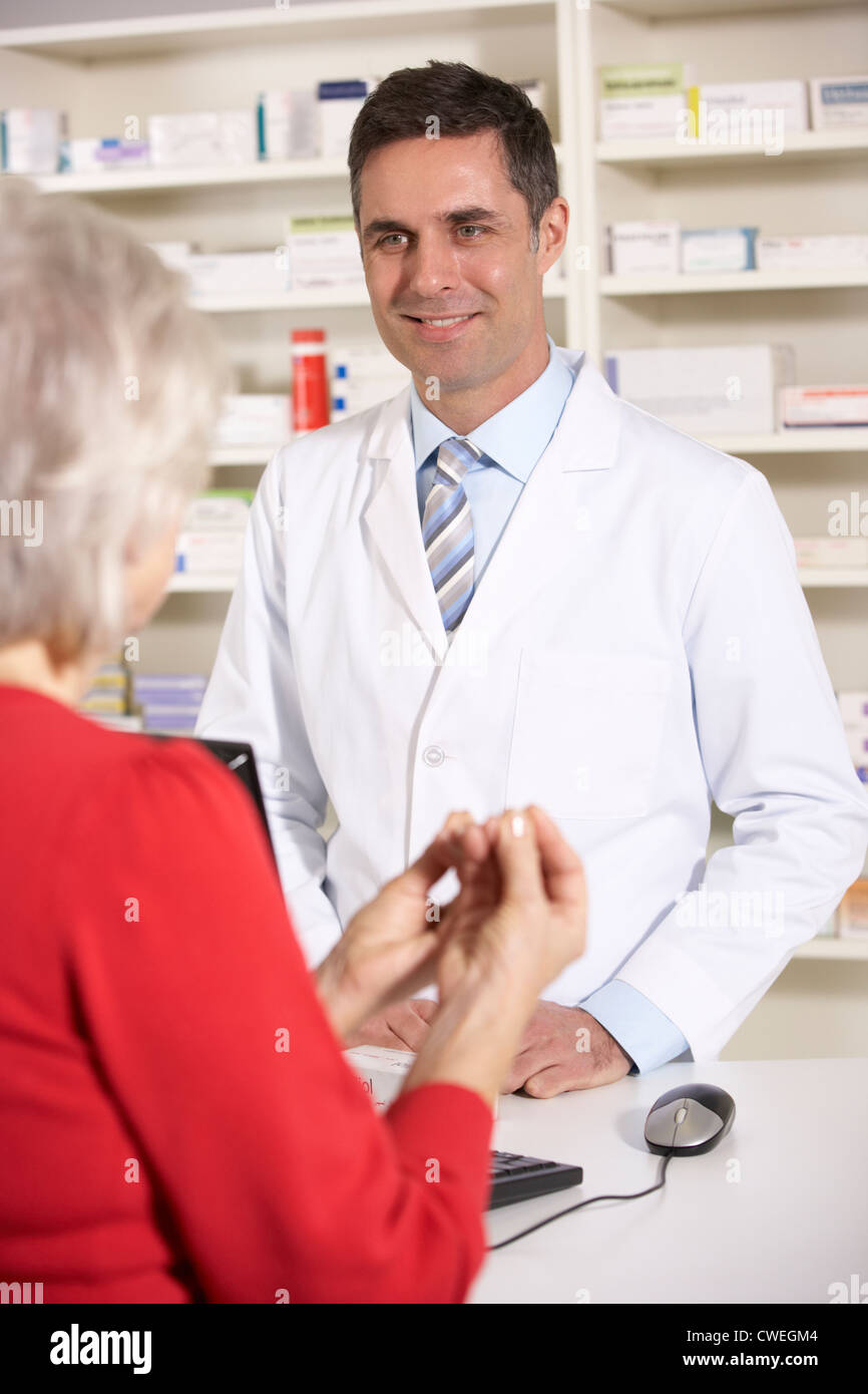 American pharmacy shelves drugs hi-res stock photography and images - Alamy
