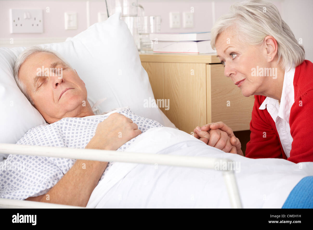 Terminally ill patient hospital hi-res stock photography and images - Alamy