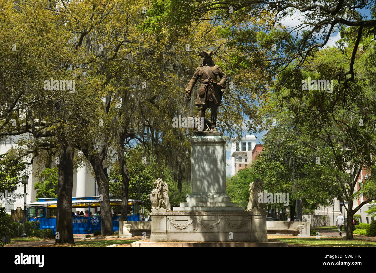JAMES OGLETHORPE MONUMENT CHIPPEWA SQUARE SAVANNAH GEORGIA USA Stock ...