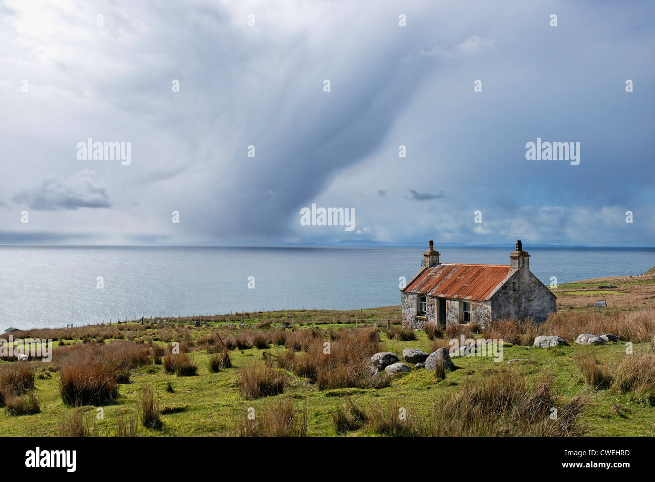 Old croft house hi-res stock photography and images - Alamy
