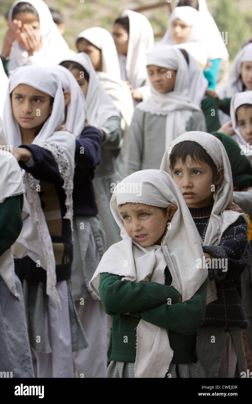Pakistan students school class hi-res stock photography and images - Alamy