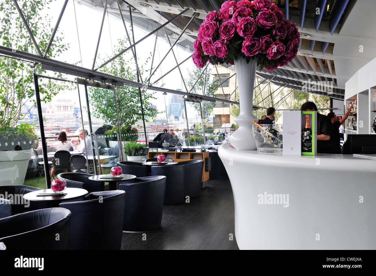 Oxo tower restaurant hi-res stock photography and images - Alamy