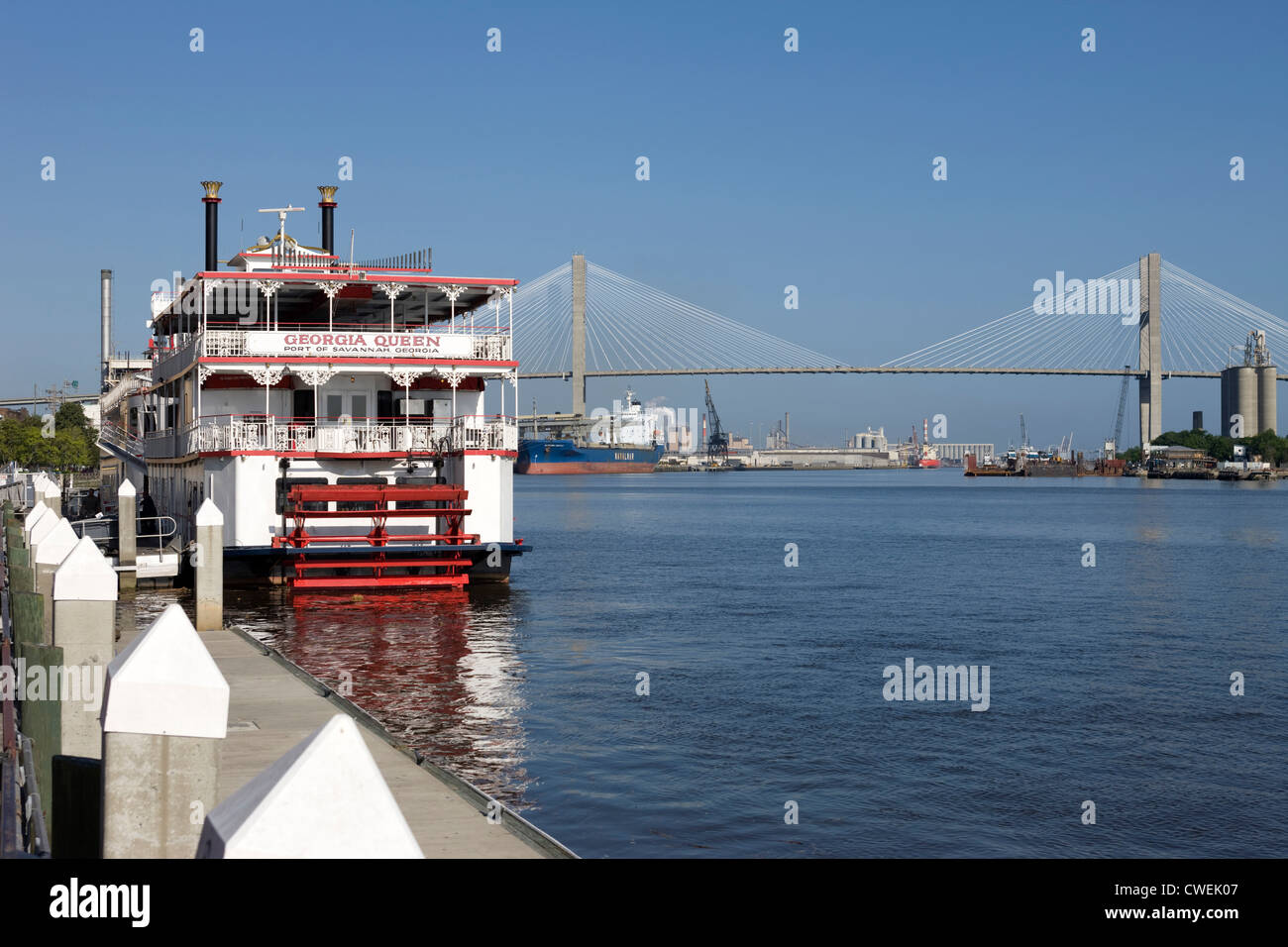 Paddle boat usa hi-res stock photography and images - Alamy