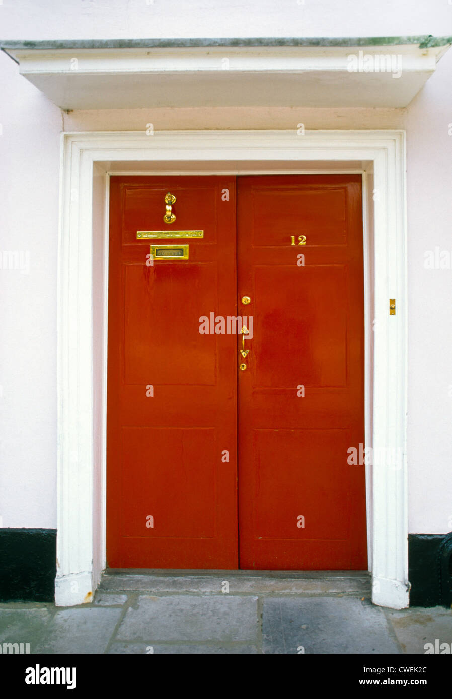 Red Door Sailsbury England Stock Photo - Alamy