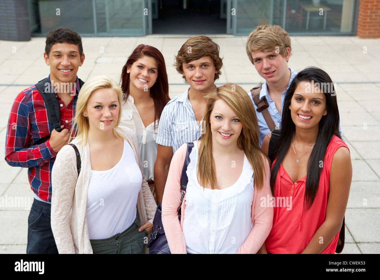Students outside college Stock Photo - Alamy