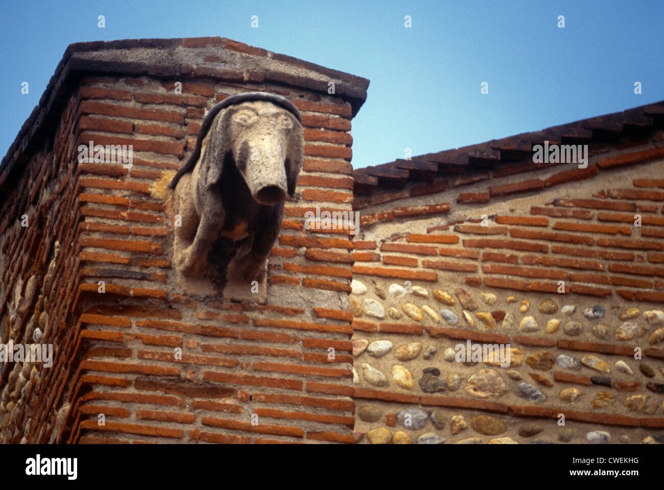 Grotesque figures hi-res stock photography and images - Alamy