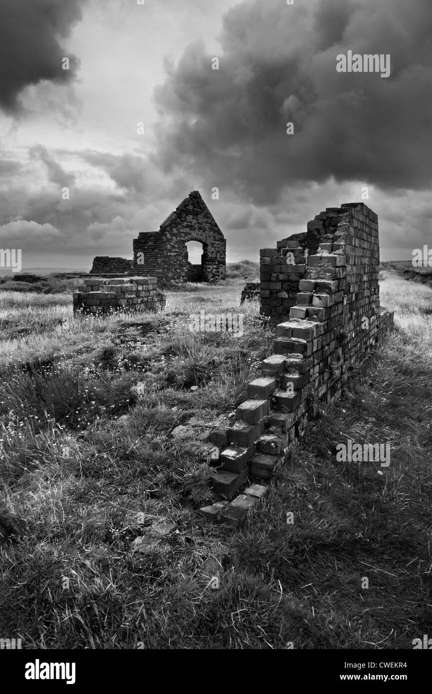Red brick ruins hi-res stock photography and images - Alamy