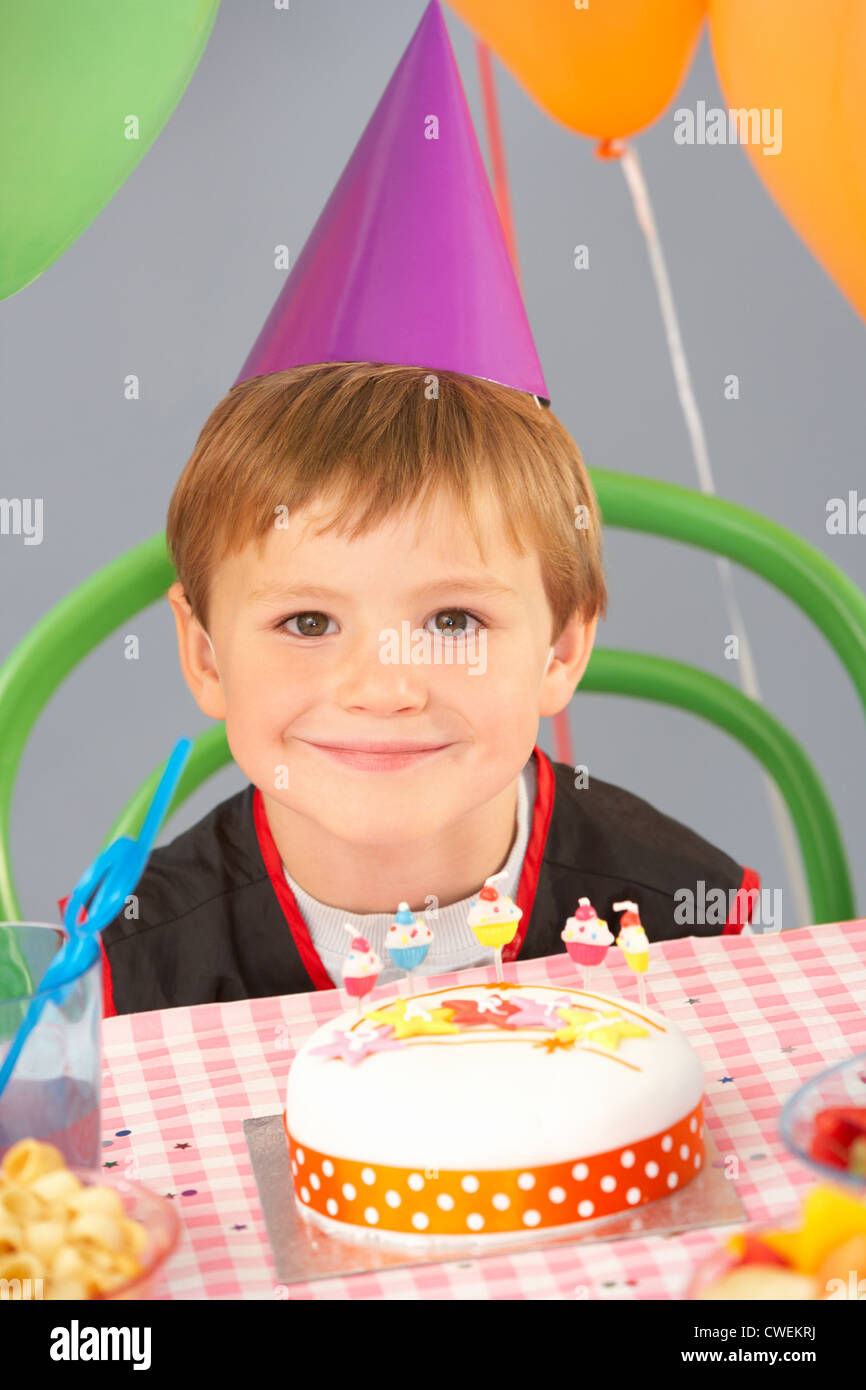 Children playing pass the parcel at birthday party Stock Photo - Alamy