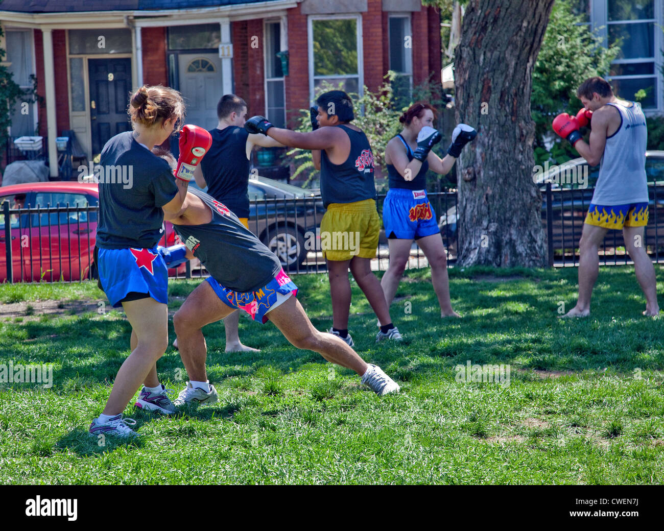 Female muay thai boxers hi-res stock photography and images - Alamy