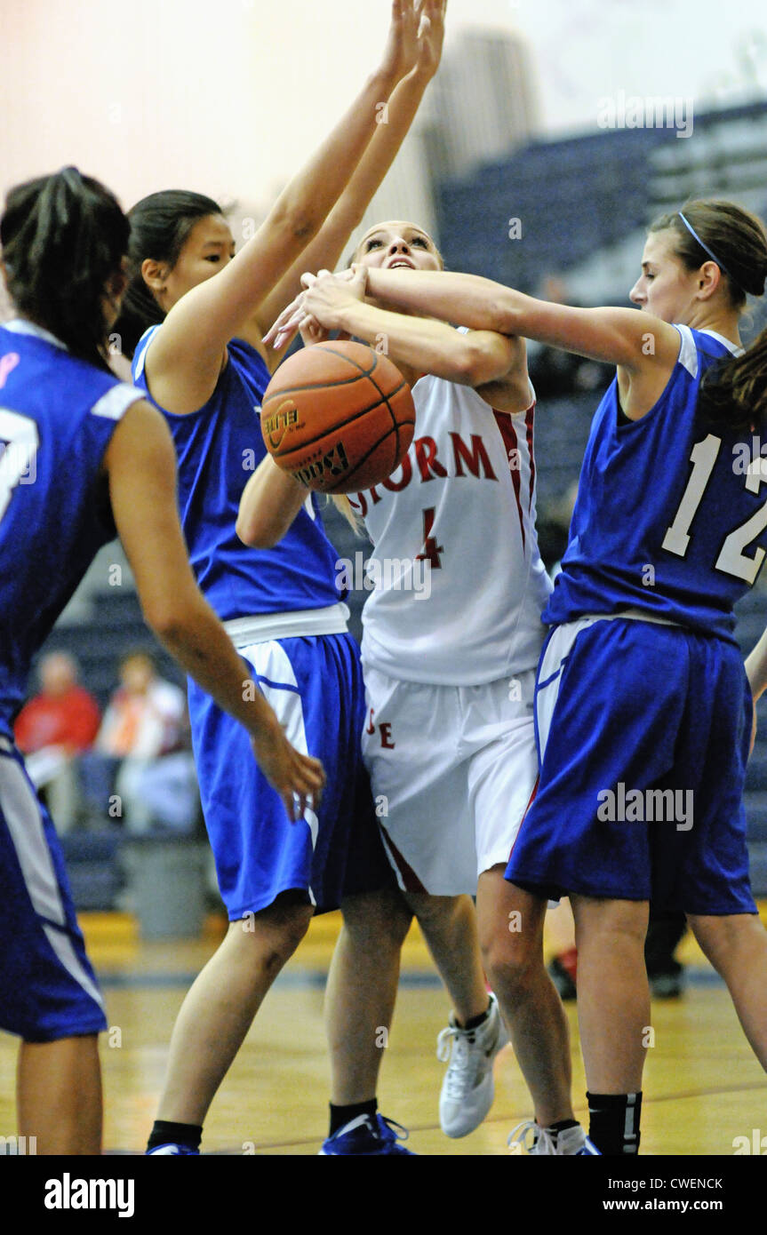 Girls basketball foul hi-res stock photography and images - Alamy