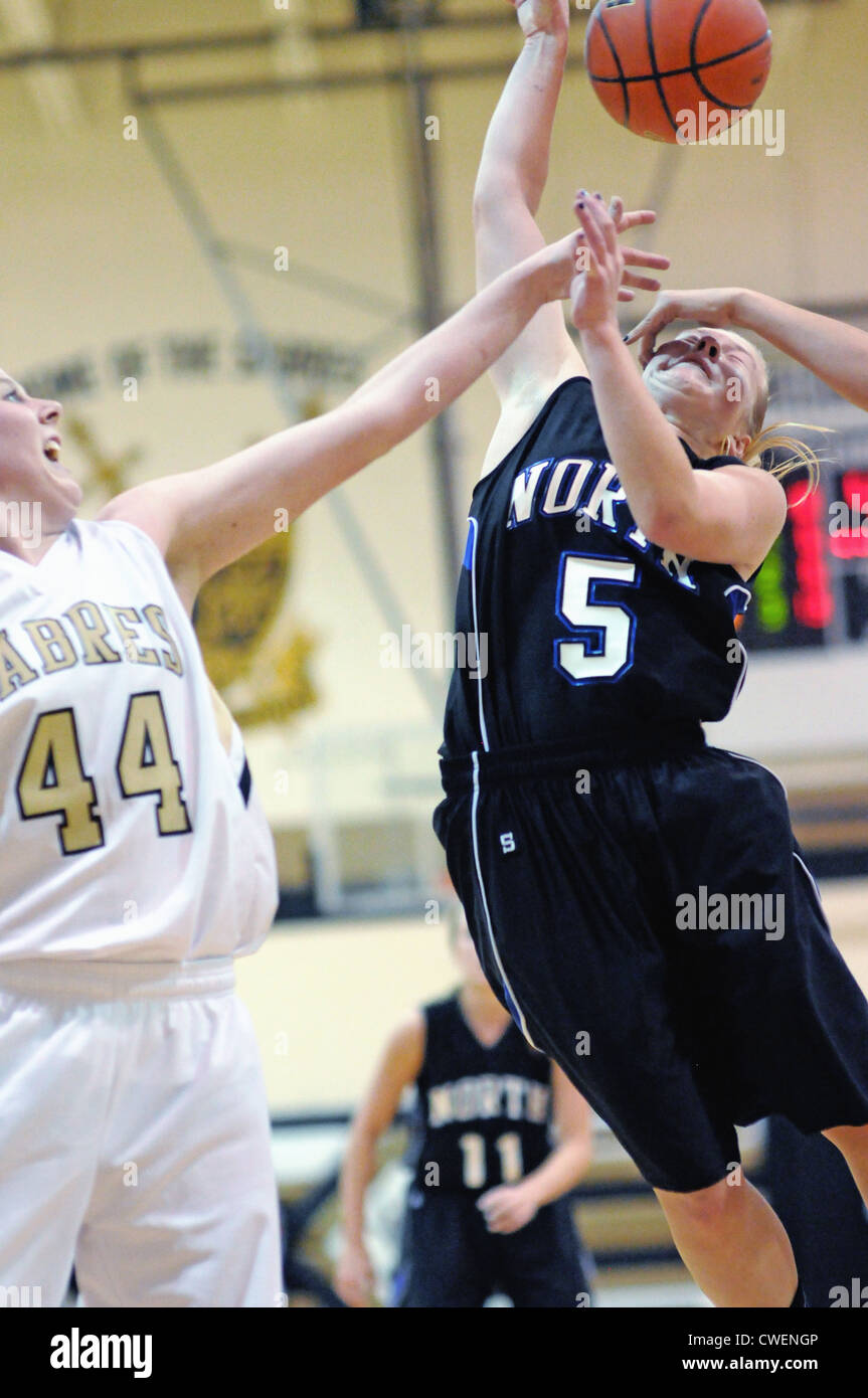 Women players basketball uniform hi-res stock photography and images ...