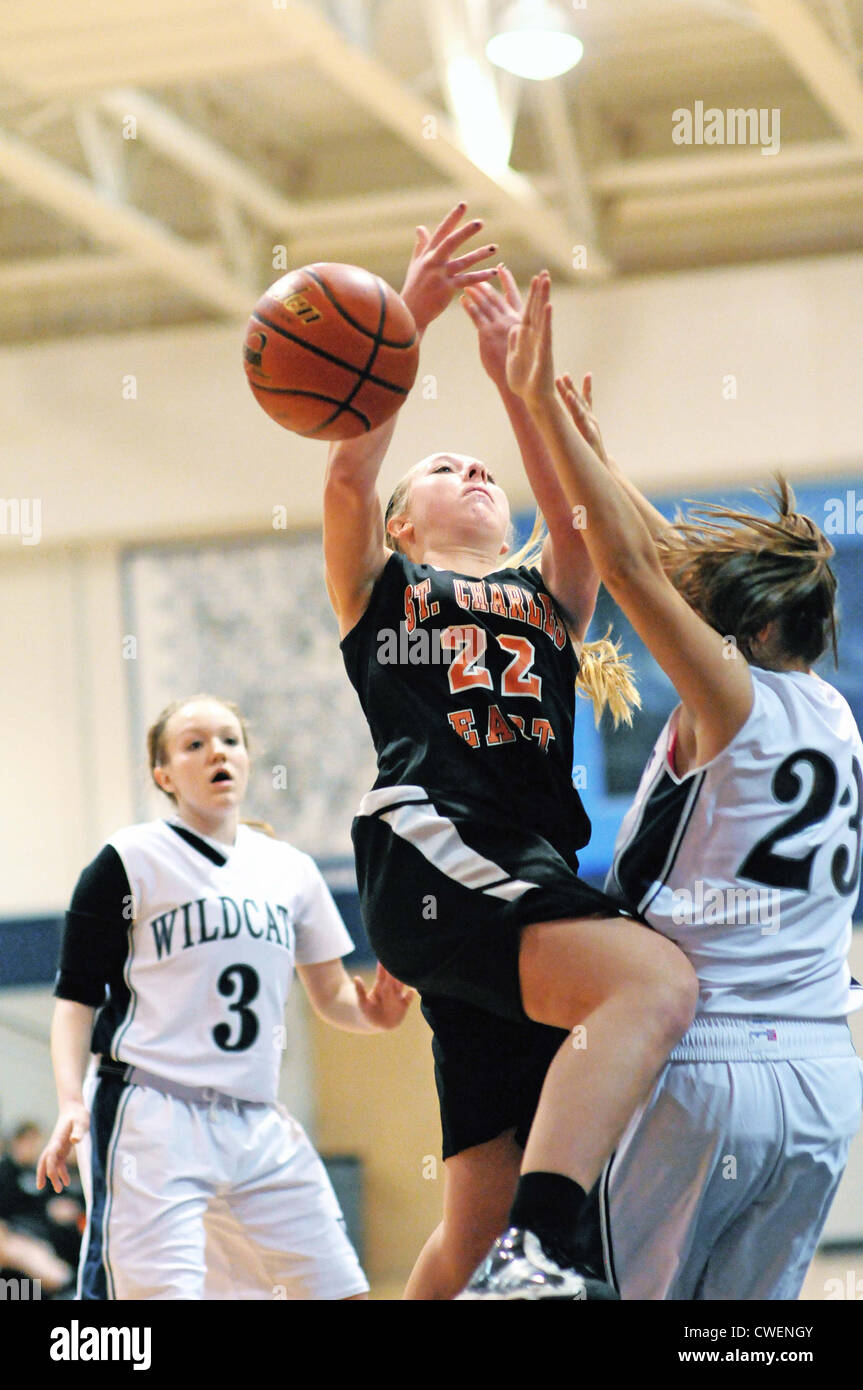 Women players basketball uniform hi-res stock photography and images ...