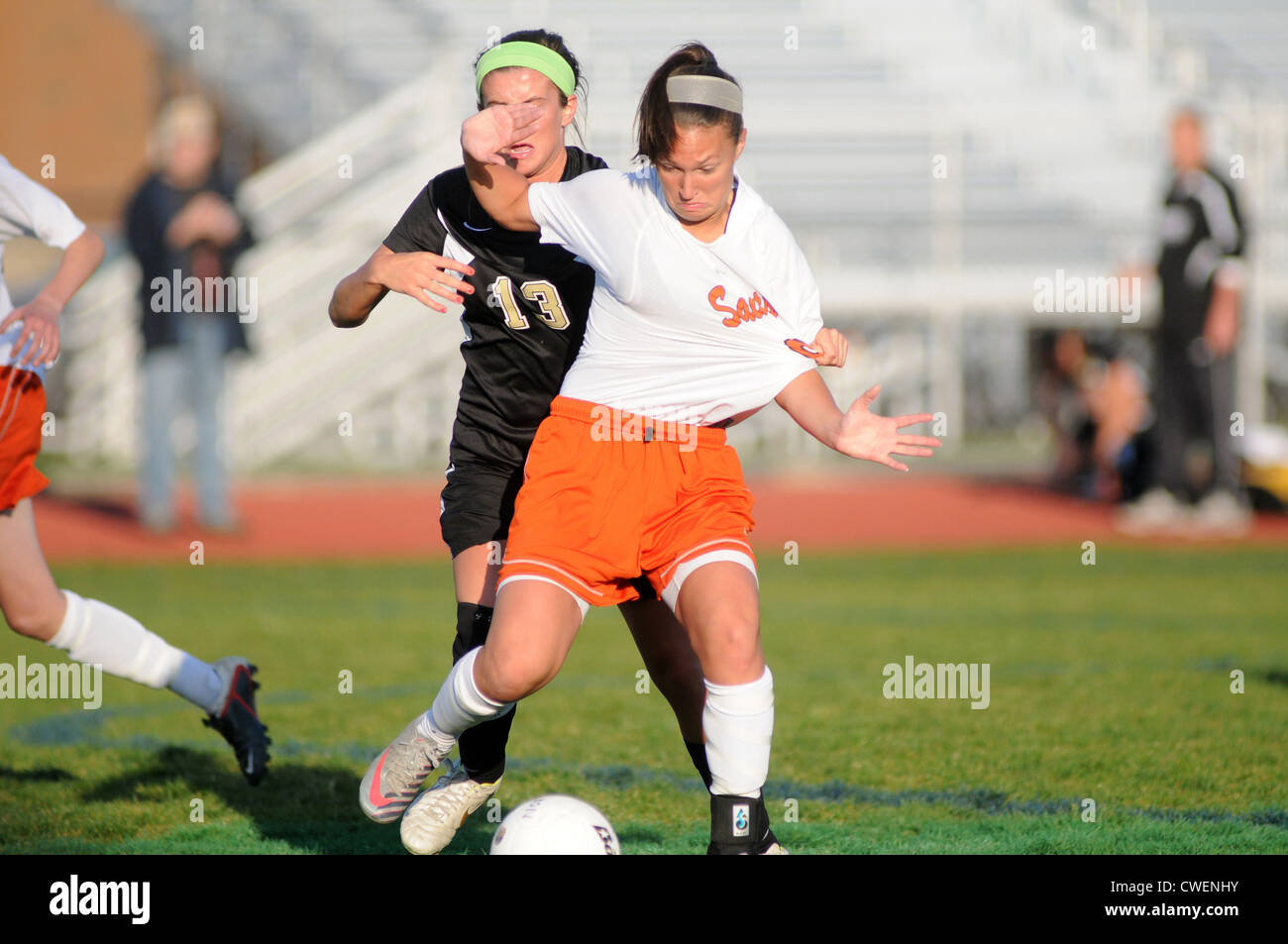 Soccer player from behind hi-res stock photography and images - Alamy