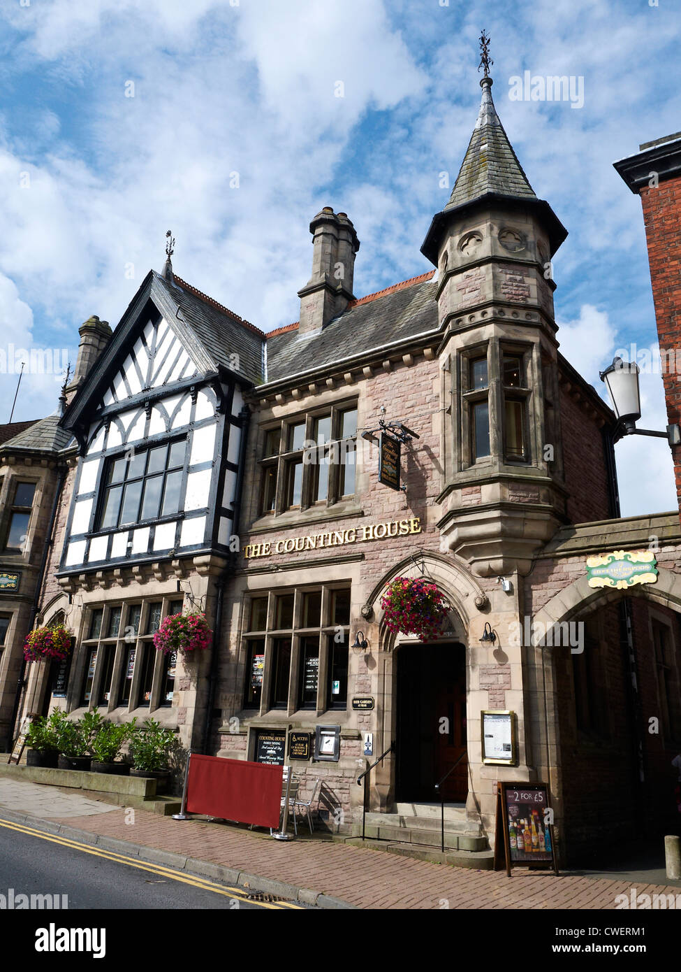 The Counting House, former Nat West bank, now a J D Wetherspoon pub in ...