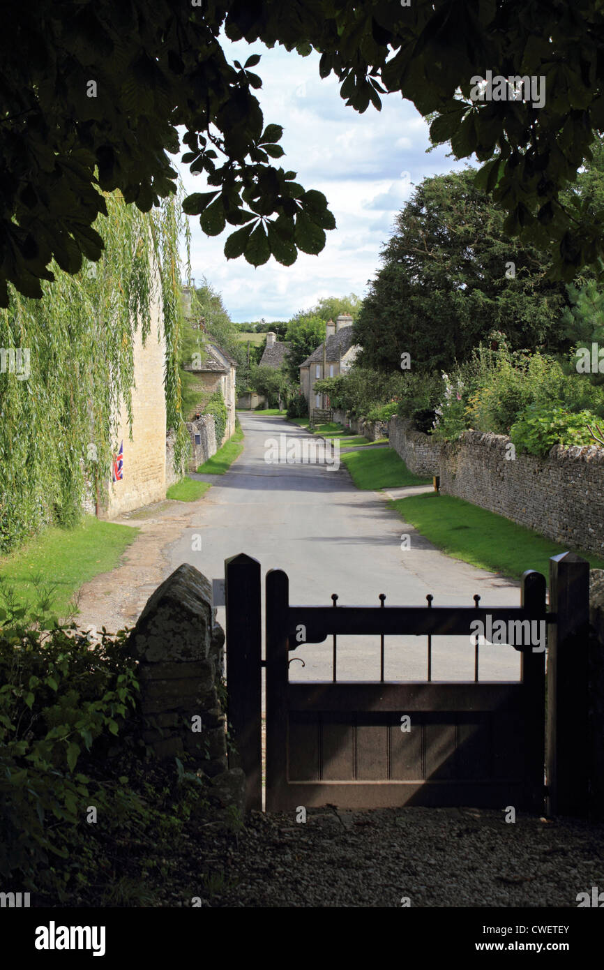 Asthall Church High Resolution Stock Photography and Images - Alamy