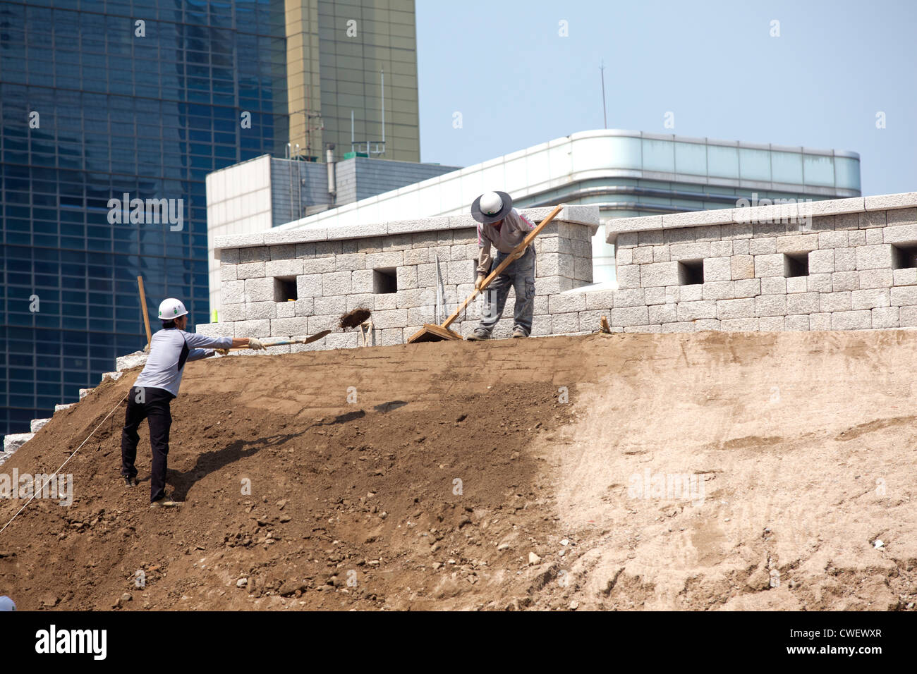 Korean construction workers hi-res stock photography and images - Alamy