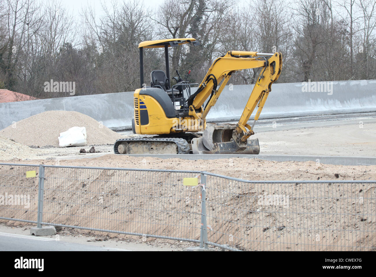 Digger with raised loader bucket hi-res stock photography and images ...
