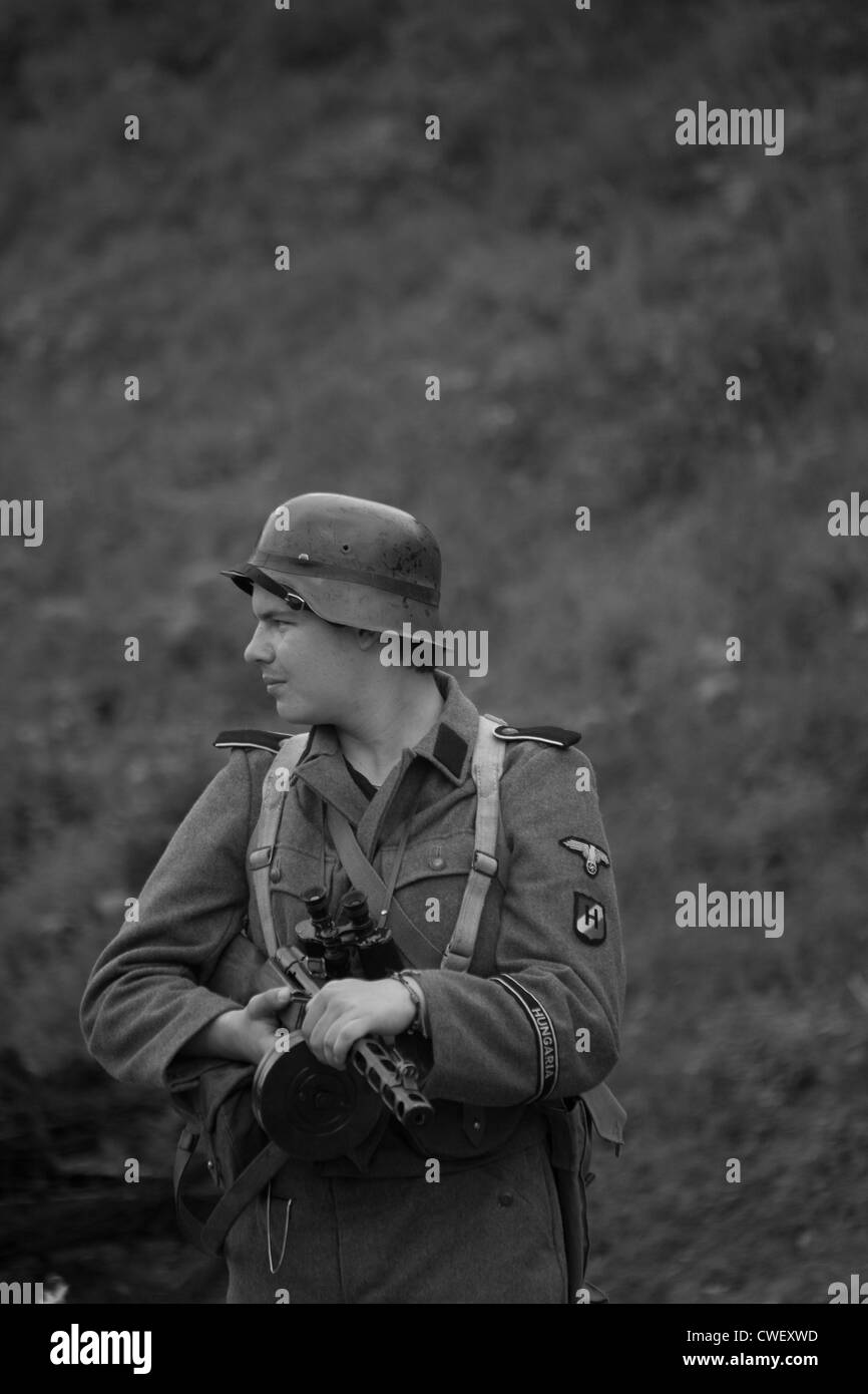Wwii soldier home Black and White Stock Photos & Images - Alamy
