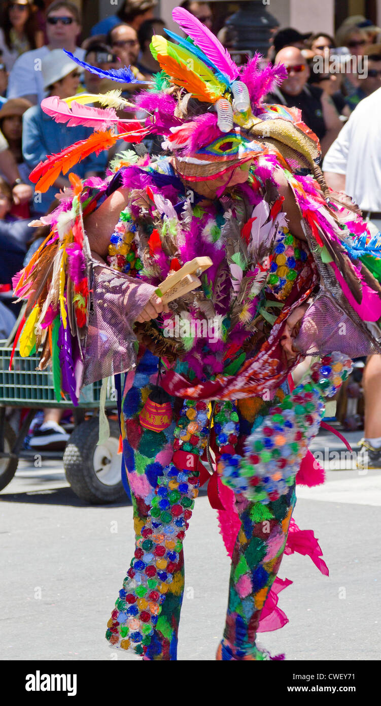 Solstice crowd hi-res stock photography and images - Alamy