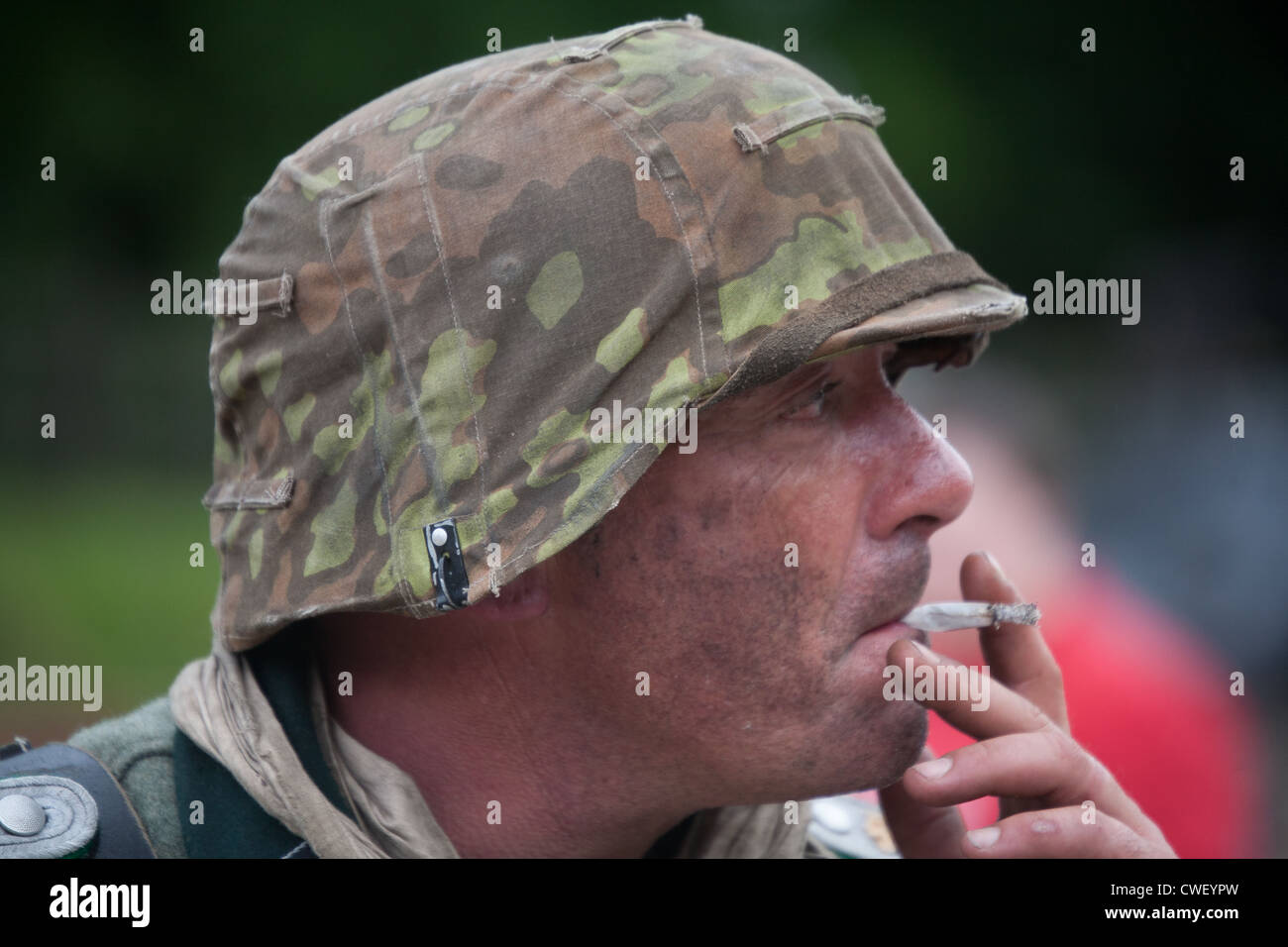 1940s soldier with cigarette hi-res stock photography and images - Alamy