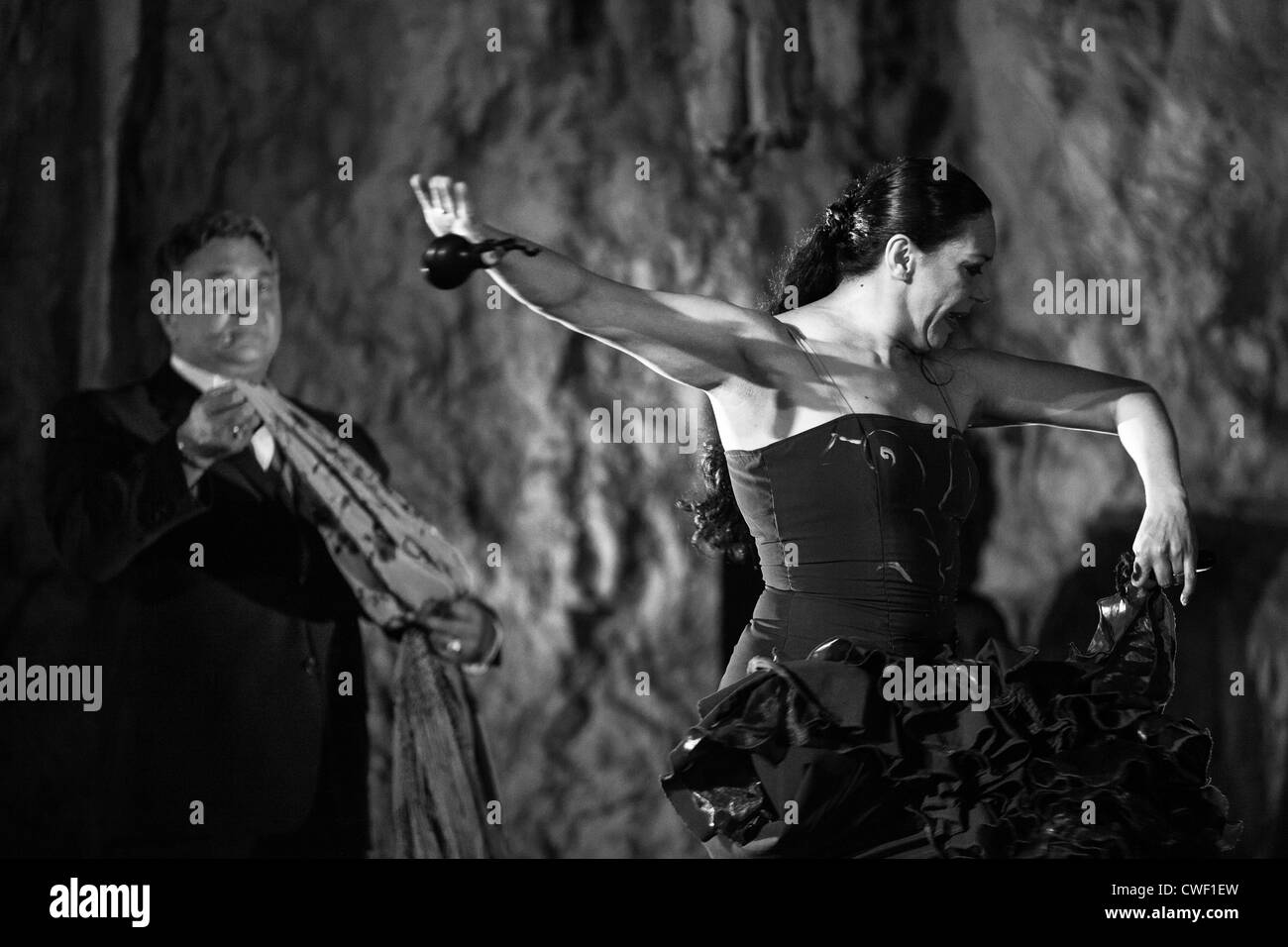 Flamenco dancers from the Antonio El Pipa dance collective put on a ...