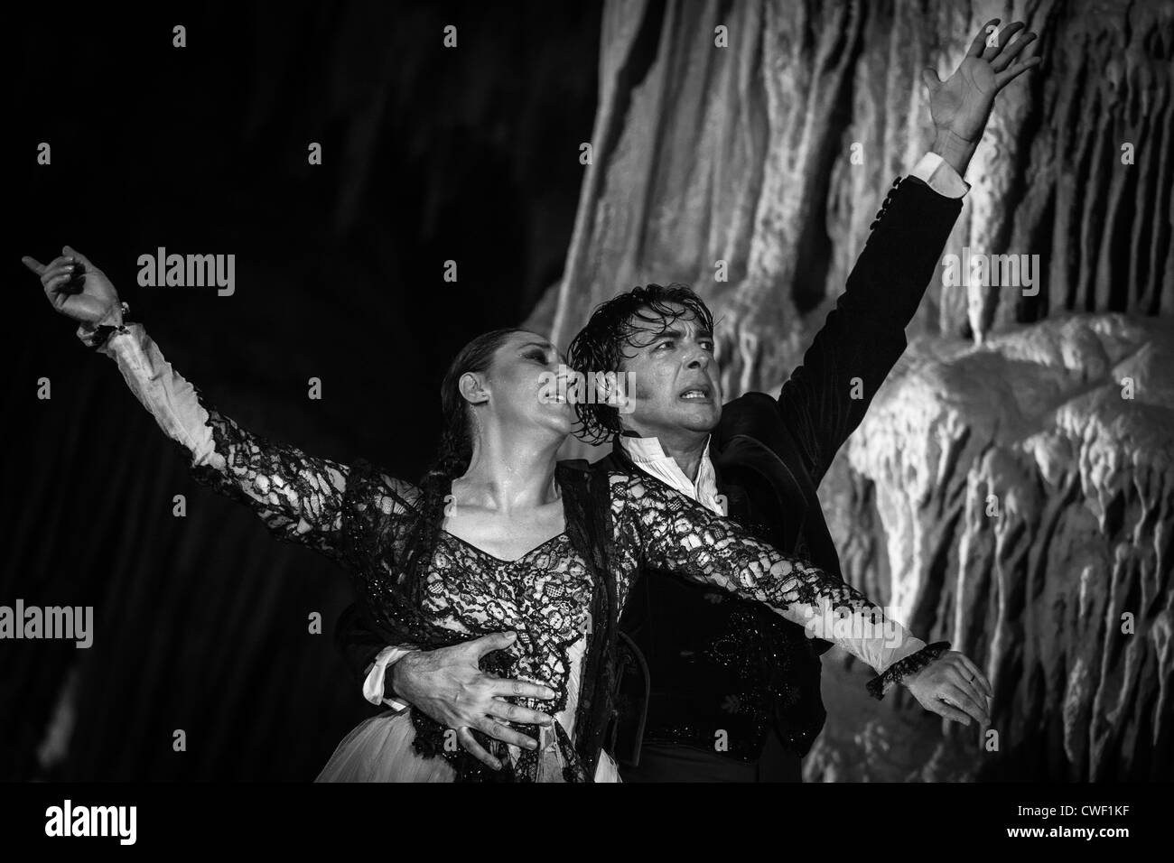 El pipa dancers Black and White Stock Photos & Images - Alamy