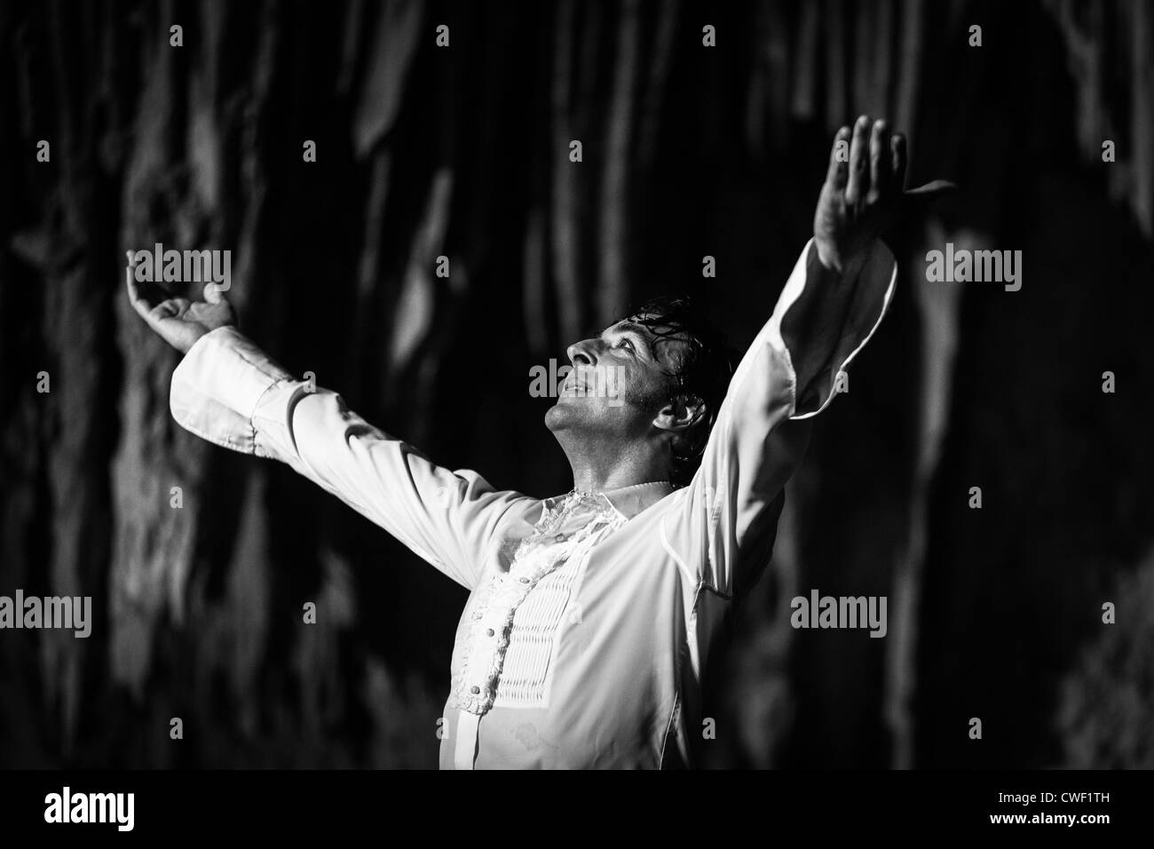 El pipa dancers hi-res stock photography and images - Alamy