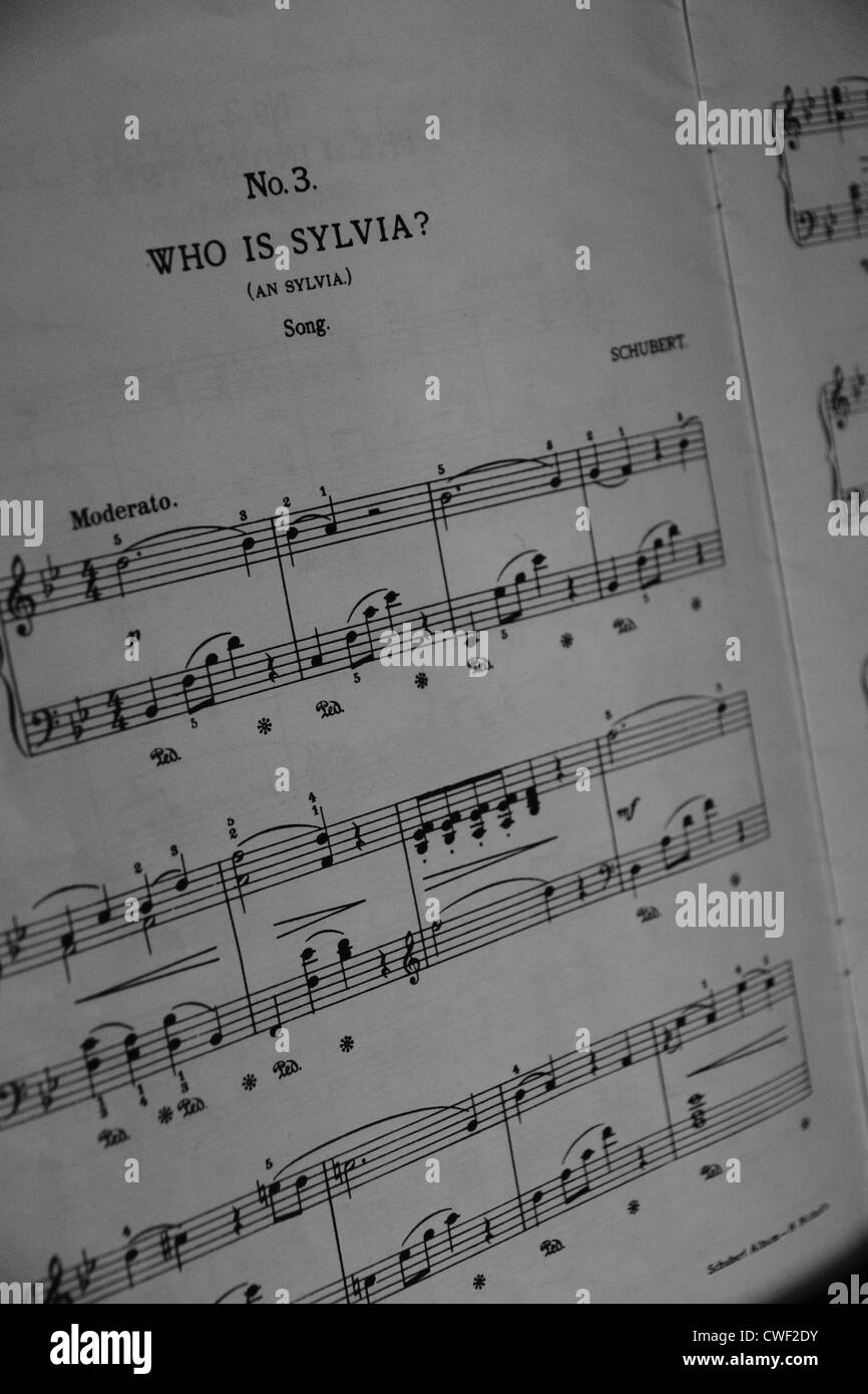 Sheet music song hi-res stock photography and images - Alamy