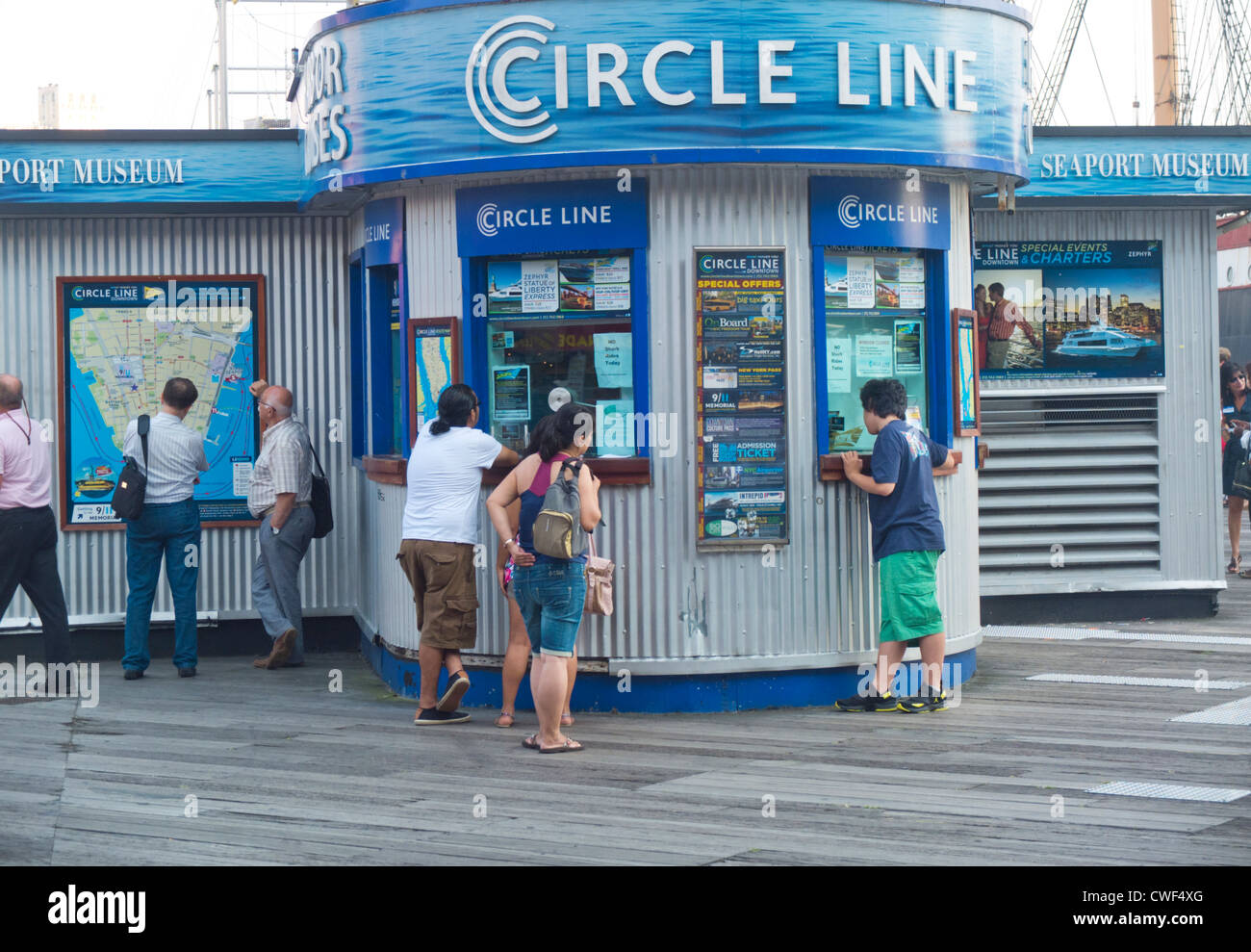 Ticket line hi-res stock photography and images - Alamy