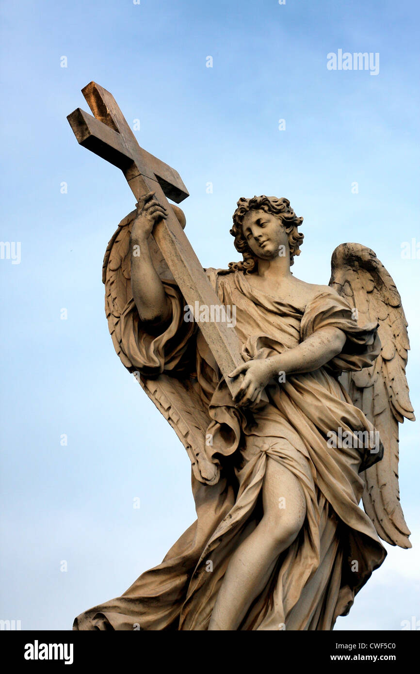 Angel statue at Ponte San't Angelo Stock Photo - Alamy