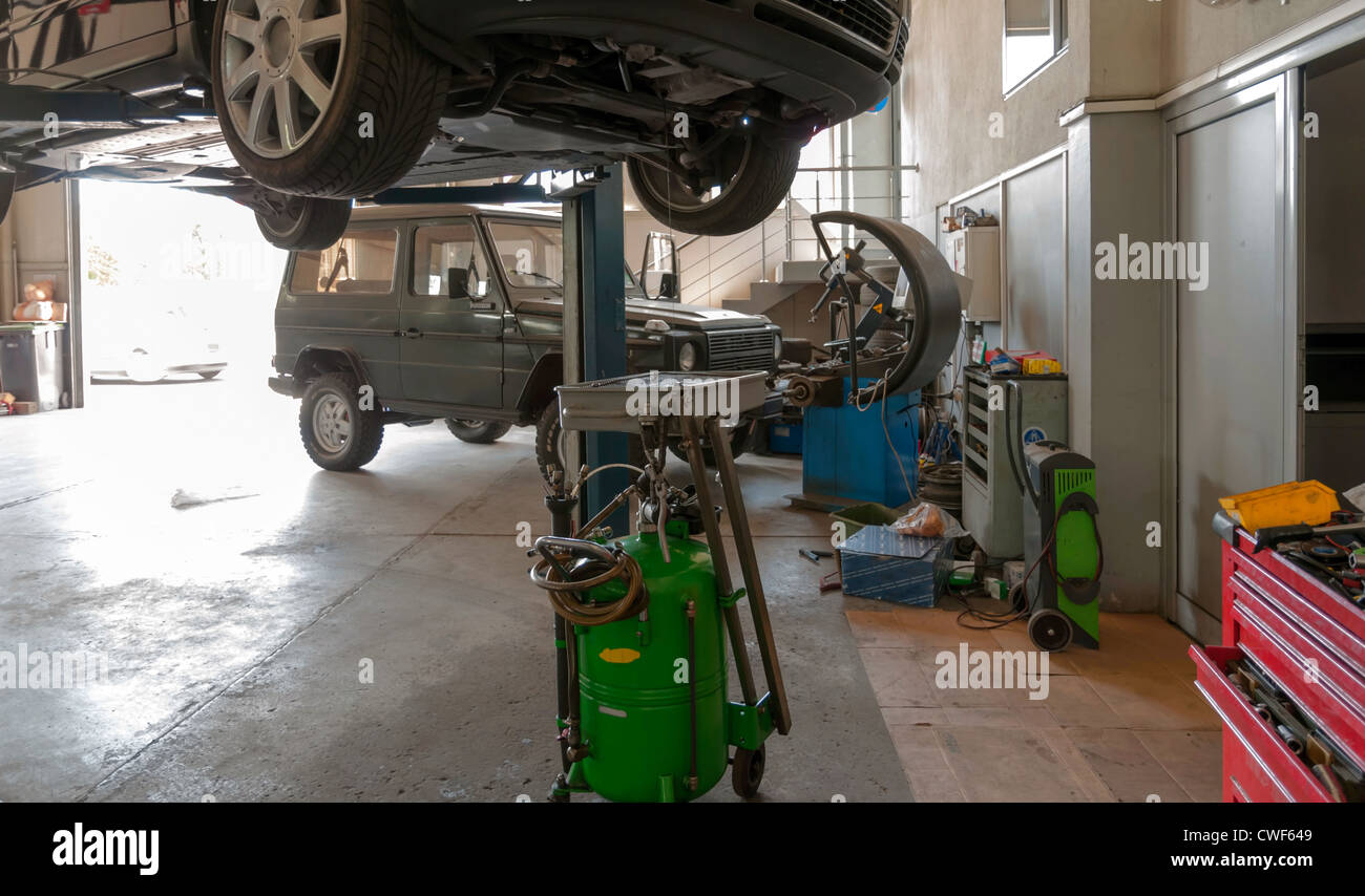 Car service inside Stock Photo - Alamy