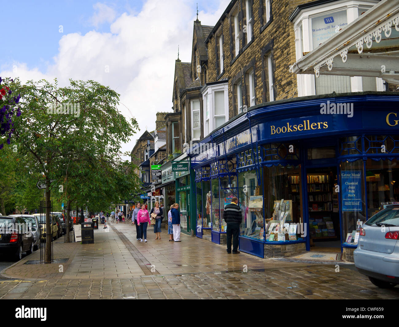 The Main Shopping Street of the Spa Town of Ilkley West Yorkshire Stock ...
