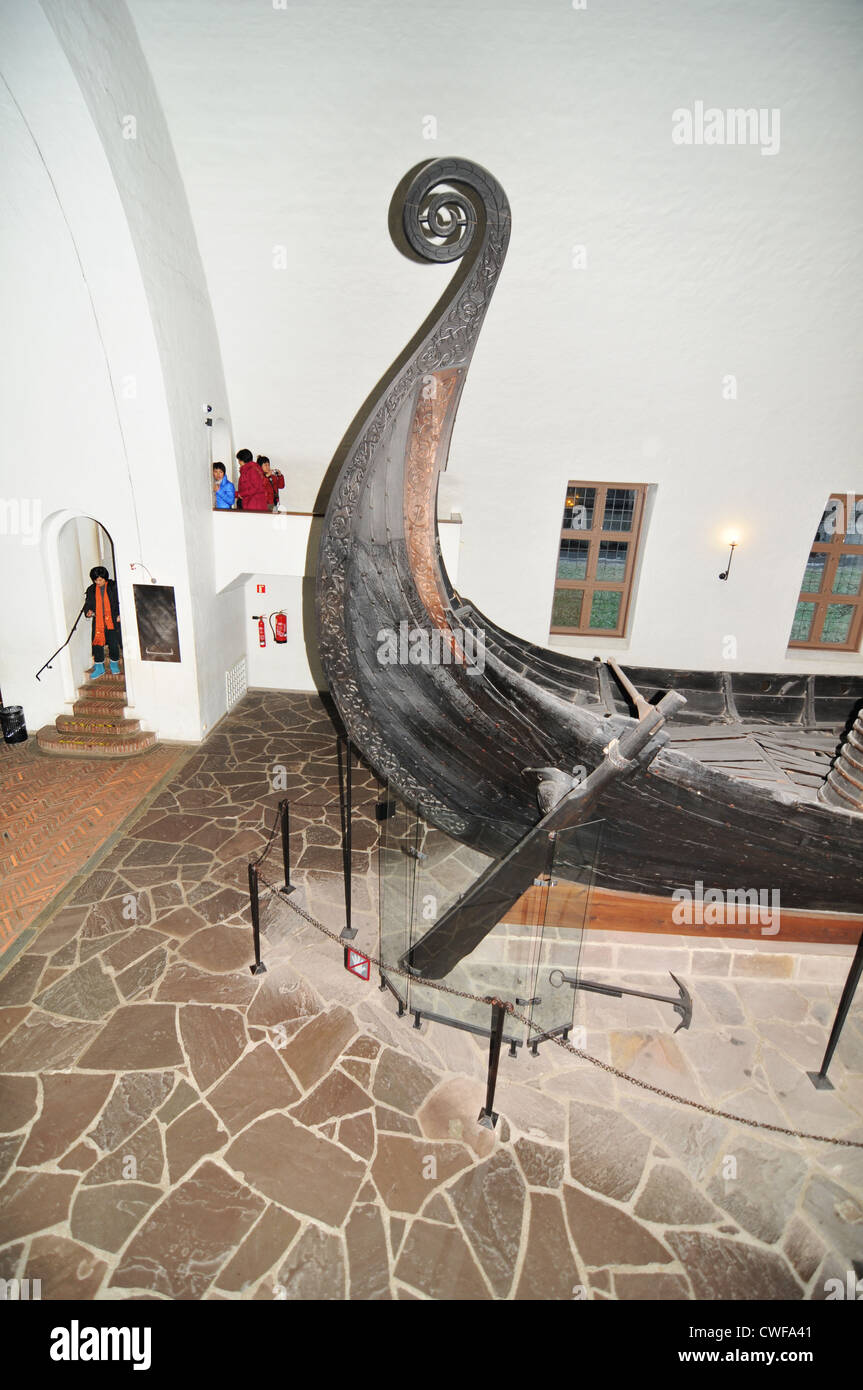 Viking ship on display at the Viking Ship Museum (Vikingskipshuset) in ...