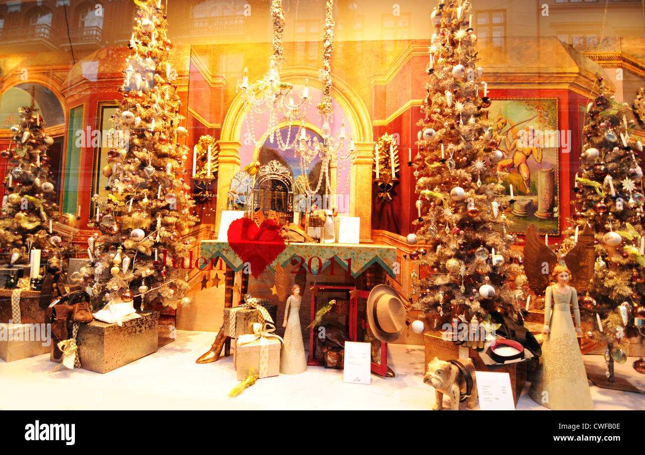 Christmas windows shop retro hi-res stock photography and images - Alamy